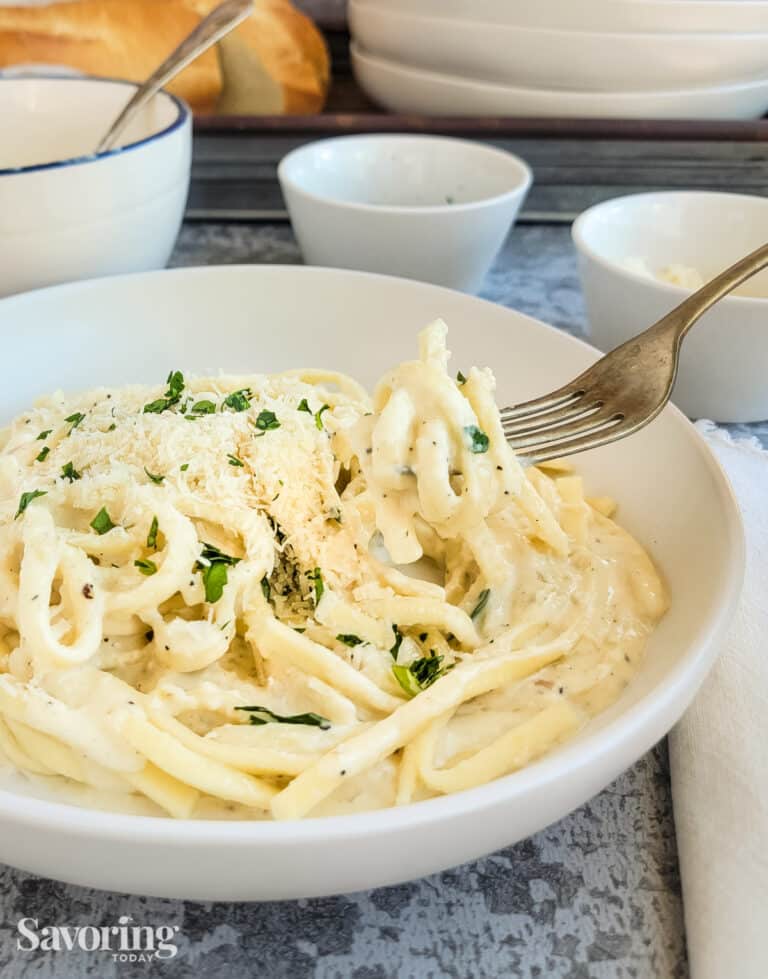 Lemon Alfredo Sauce with White Wine and Garlic