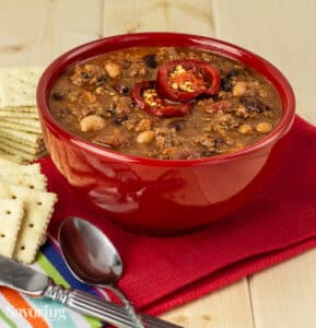 Hearty Beef and Bean Chili Recipe (Thick, Meaty, Prize-Winning)